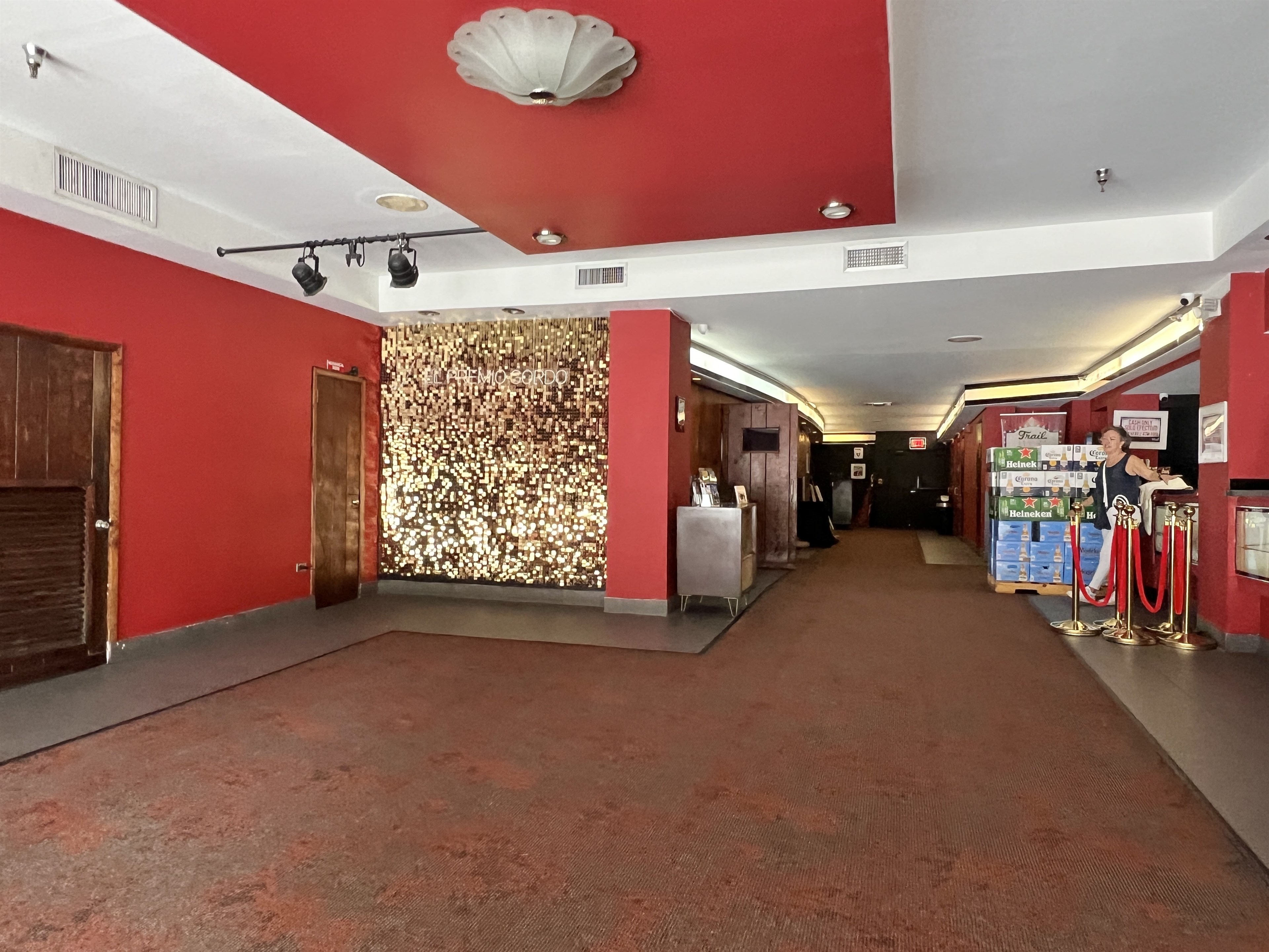 Locations Hub - Teatro Trail