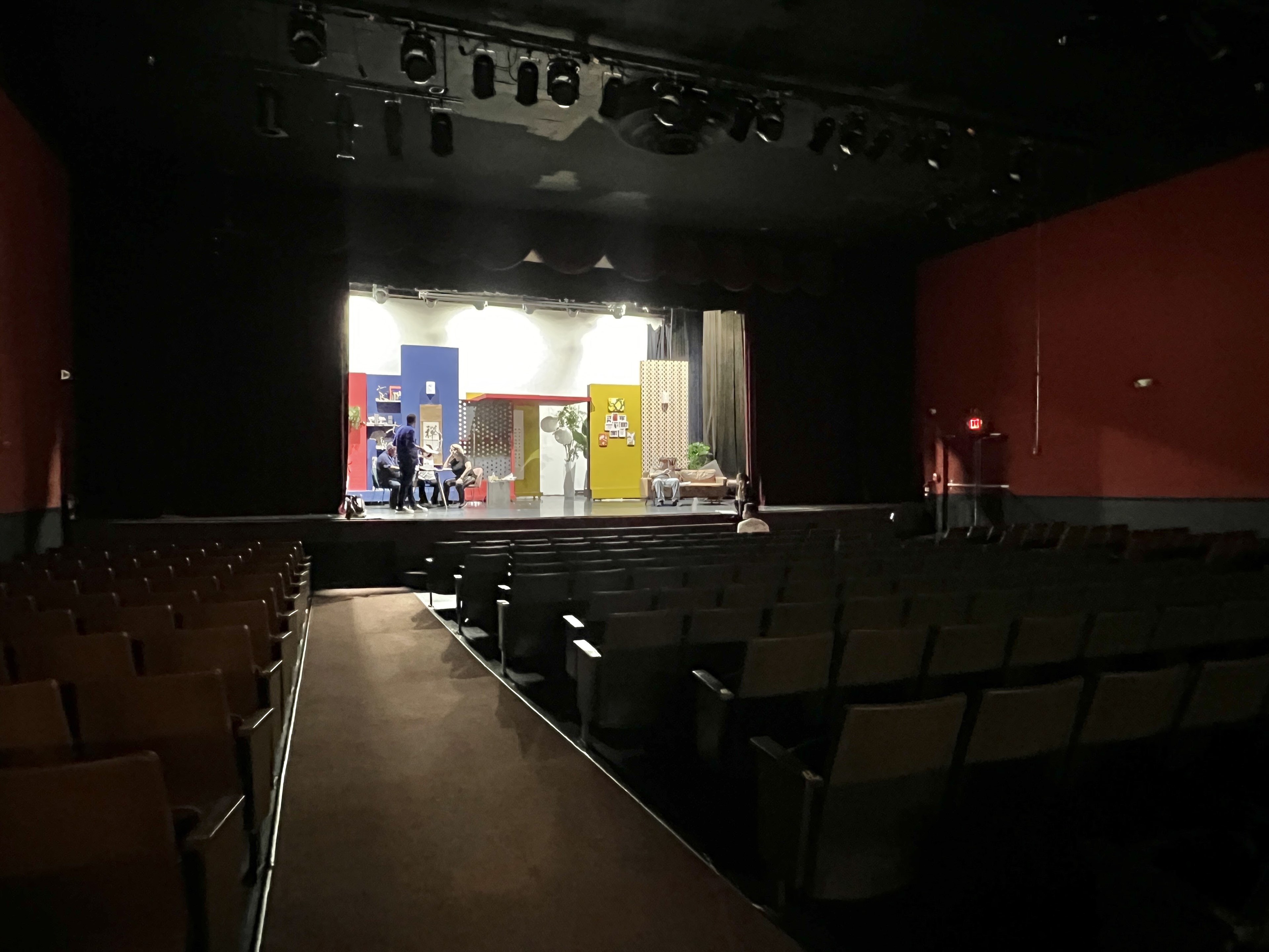 Locations Hub - Teatro Trail