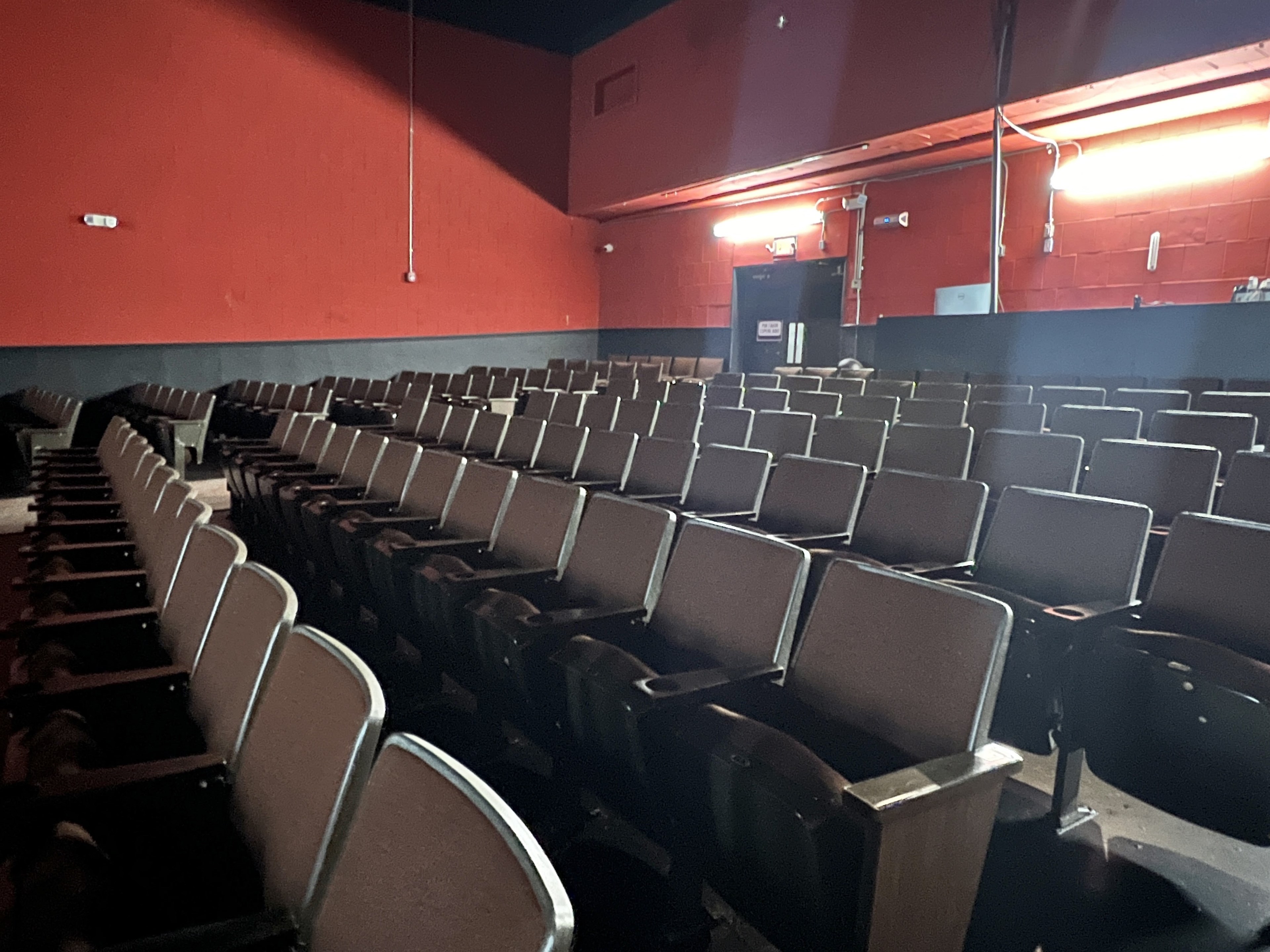 Locations Hub - Teatro Trail