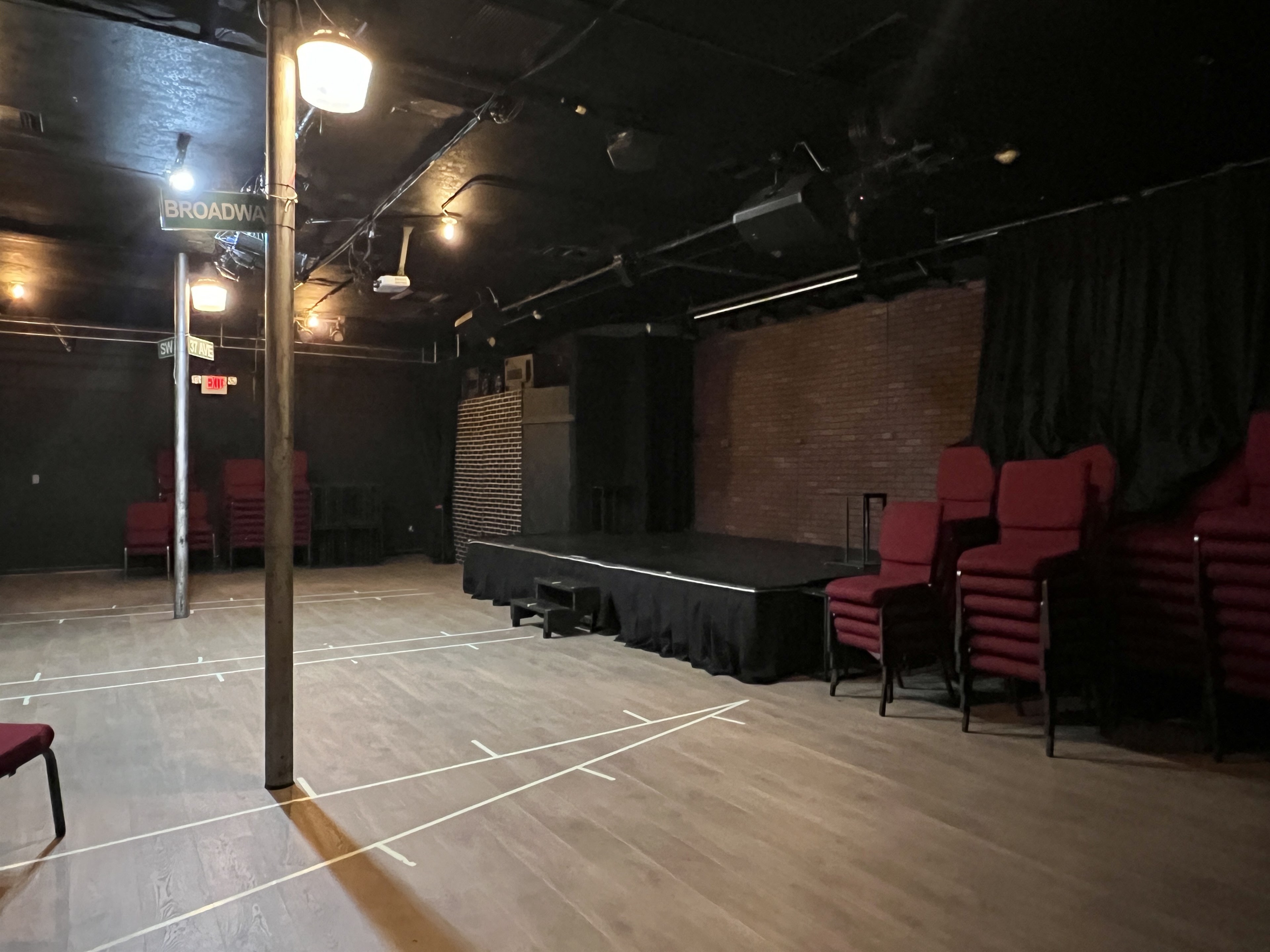 Locations Hub - Teatro Trail