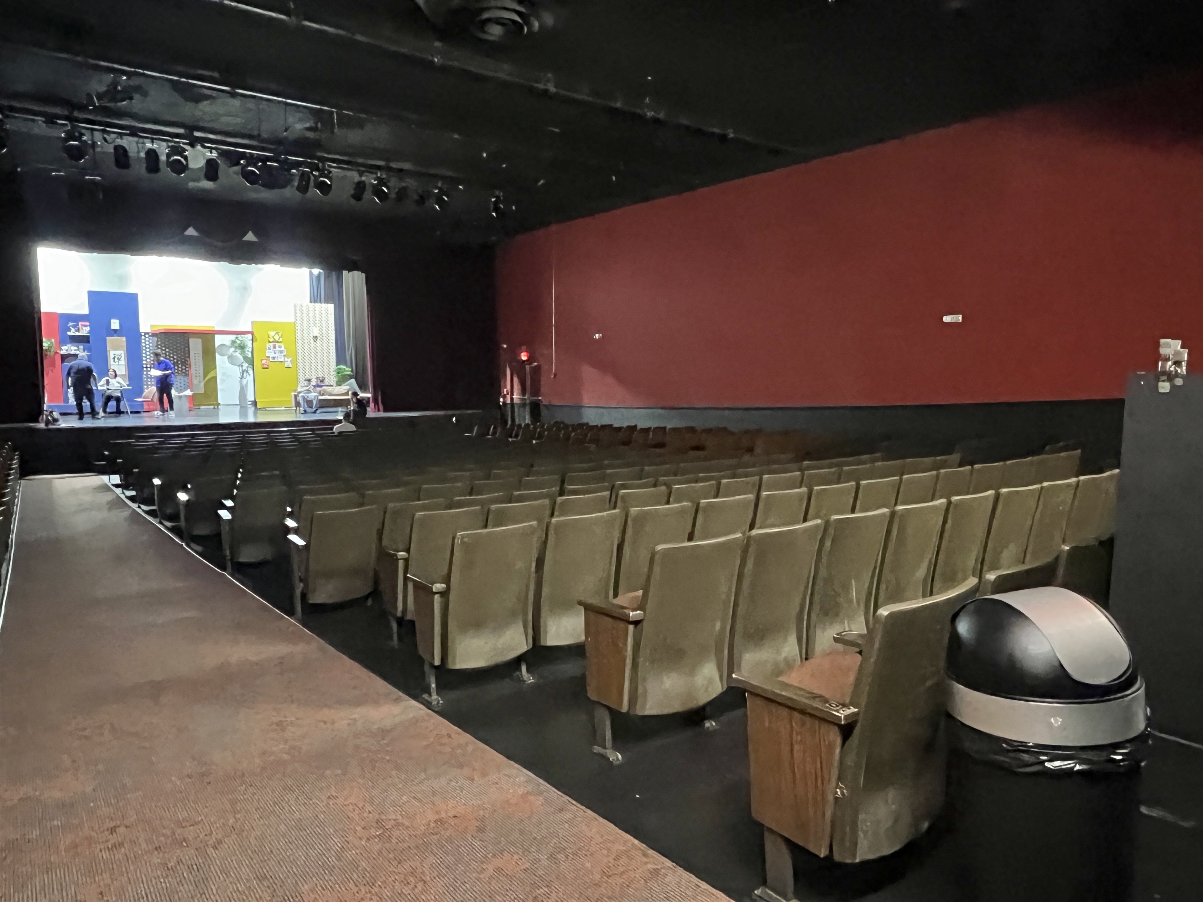 Locations Hub - Teatro Trail