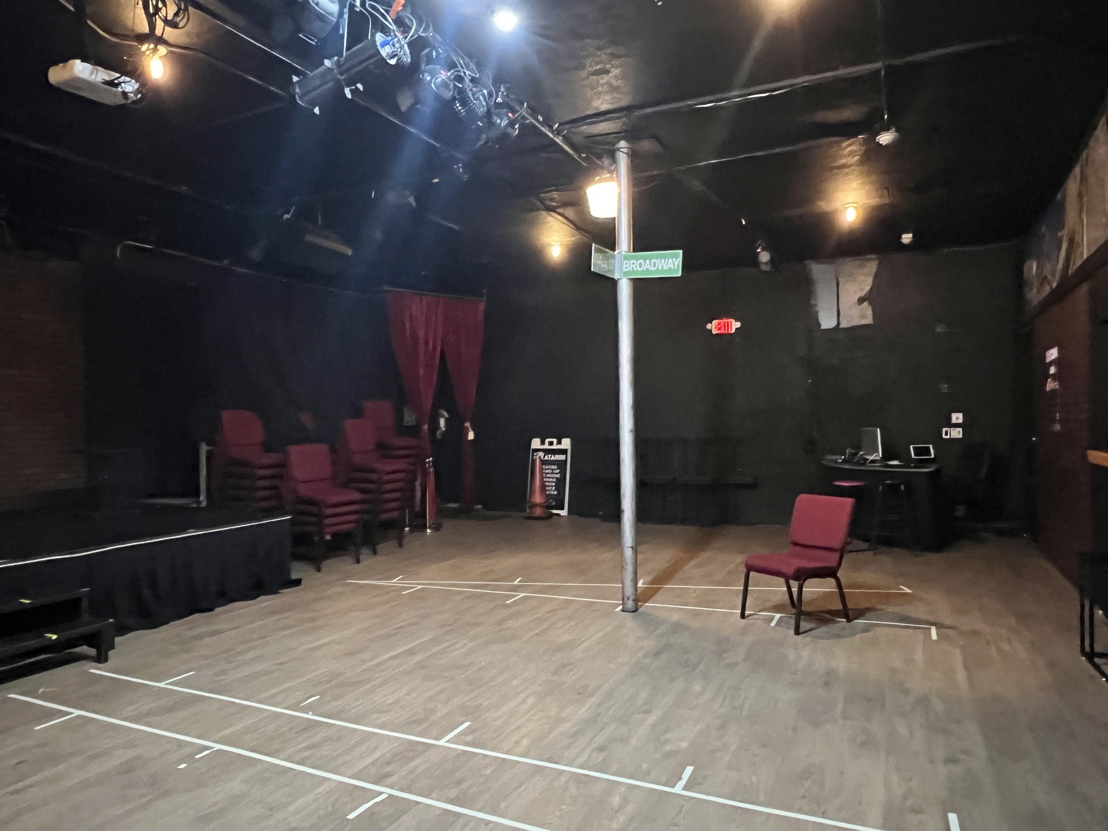 Locations Hub - Teatro Trail