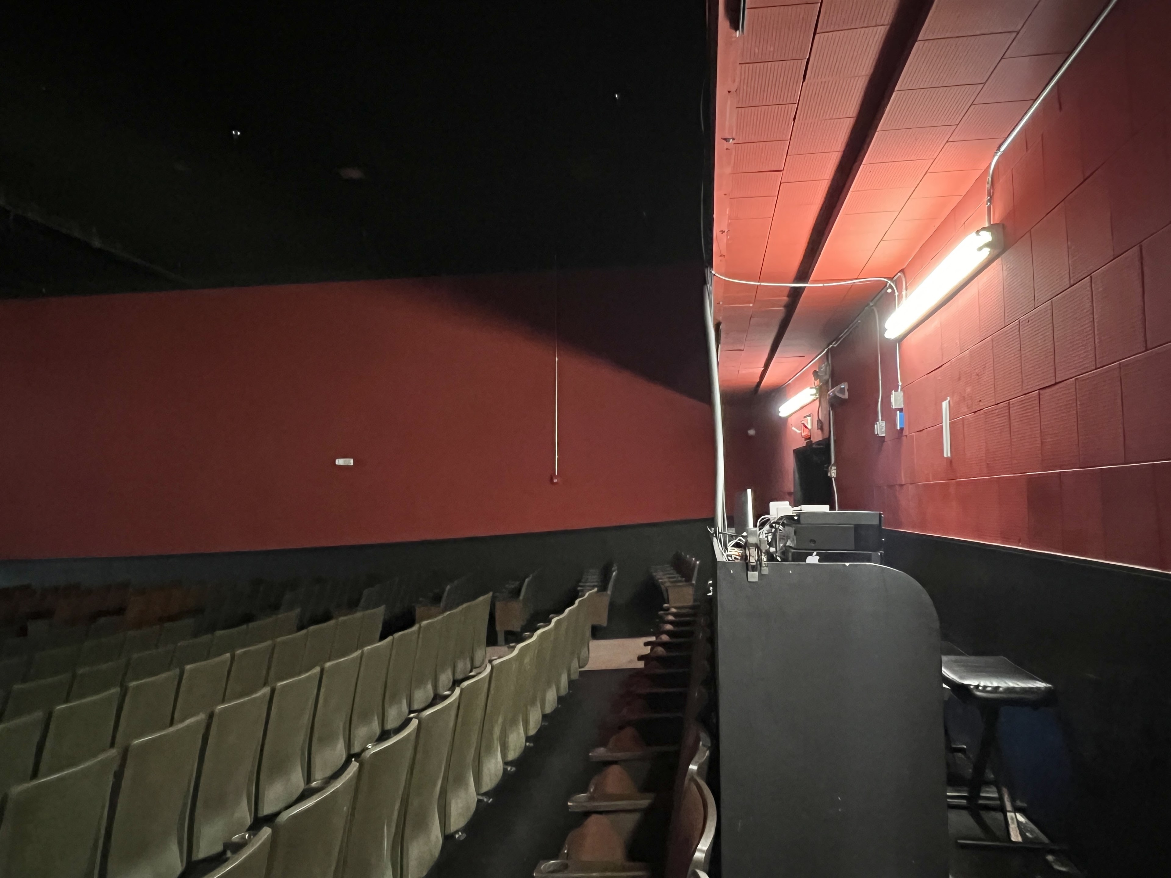 Locations Hub - Teatro Trail