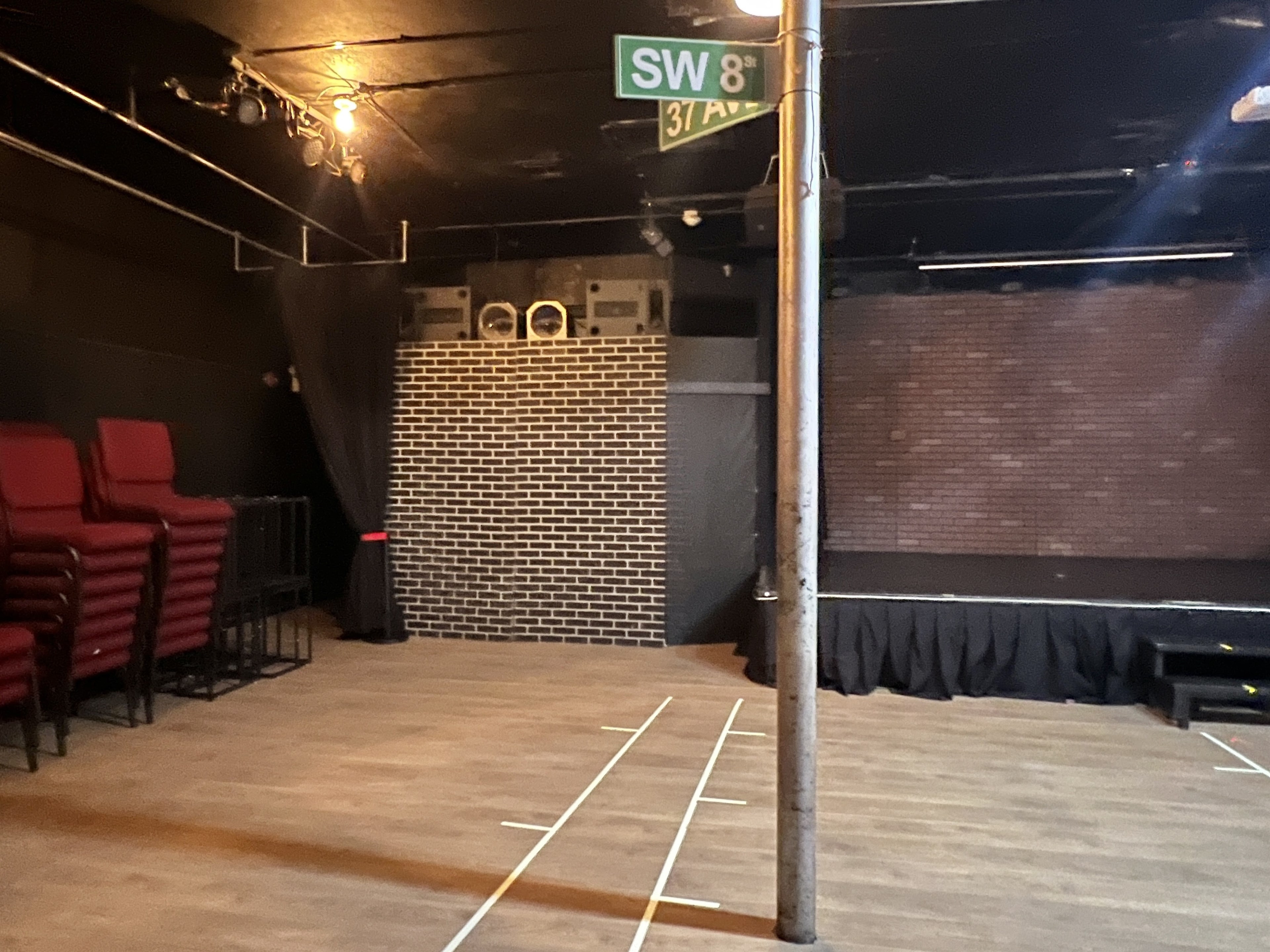 Locations Hub - Teatro Trail